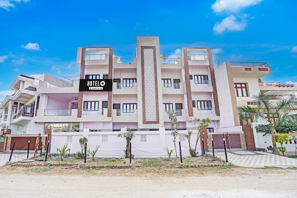 Super Hotel O Garden View Vrindavan Lucknow - Lucknow