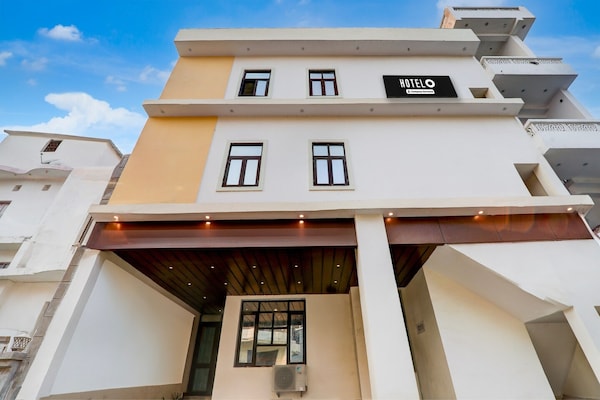 Super Hotel O Indira Nagar - Lucknow