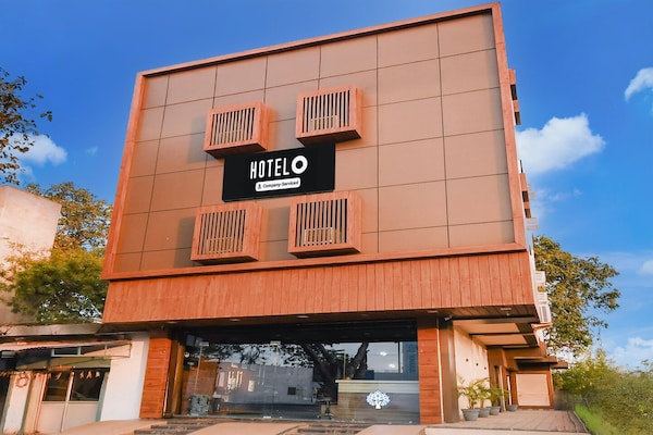 Super Hotel O Jamshedpur Near Burma Mines Formerly Hotel Square - Jamshedpur