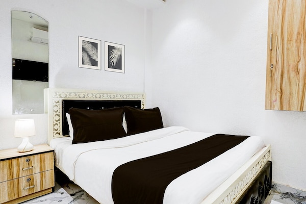 Super Hotel O Khar East Near Railway Station - Mumbai