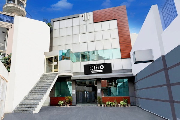 Hotel O Rohini Sector 20 Mait Formerly Maharaja Grand - 델리