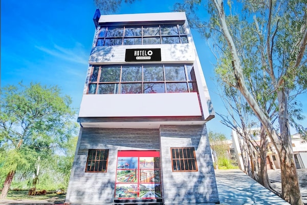 Super Hotel O Sector 52 Chandigarh Formerly Hotel Muskan - Sahibzada Ajit Singh Nagar