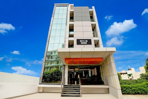 Super Hotel O Taj Nagri Near Taj Mahal East Gate Formerly Riviera - Agra