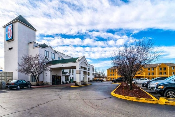 2 Full Beds  Smoking - Lynwood, IL