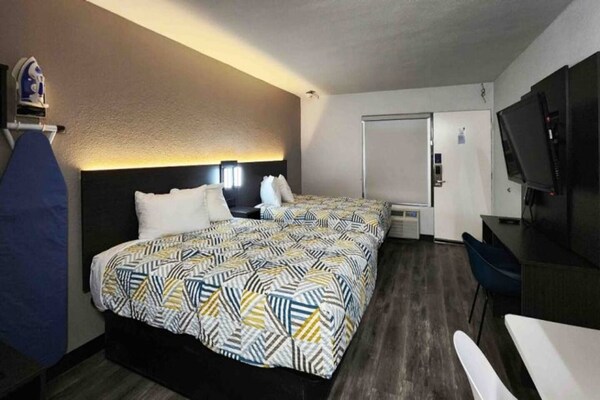 1 King Bed Non-smoking Kitchen - League City, TX