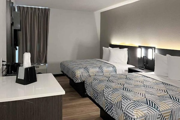 2 Queen Beds  Non-smoking Kitchen - Nacogdoches, TX