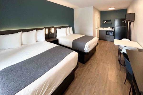 1 King Bed Non-smoking Kitchen - 科洛納