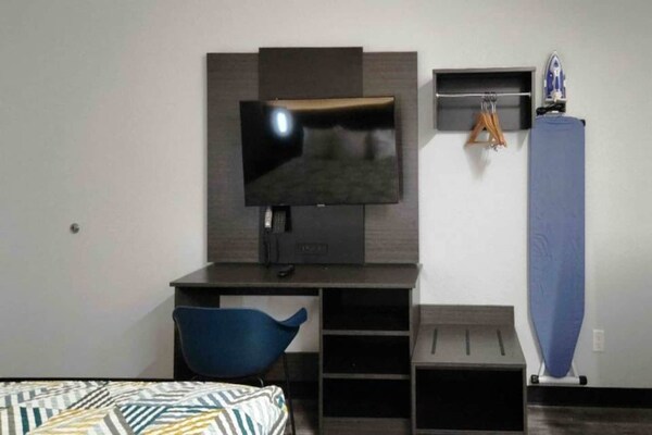 2 Full Beds Non-smoking Kitchen - League City
