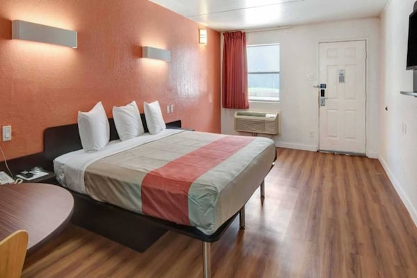 1 King Bed  Smoking - Irving, TX