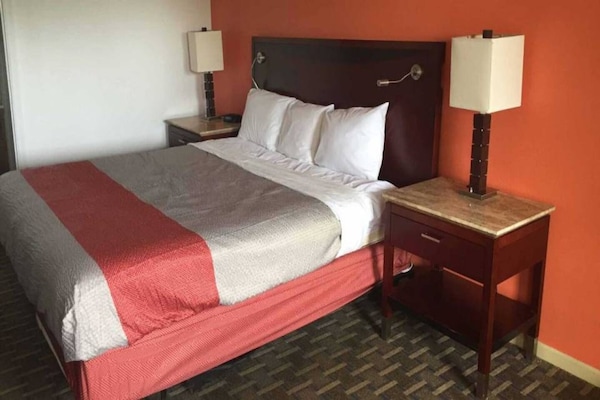 1 Full Bed  Non-smoking - Beavercreek, OH