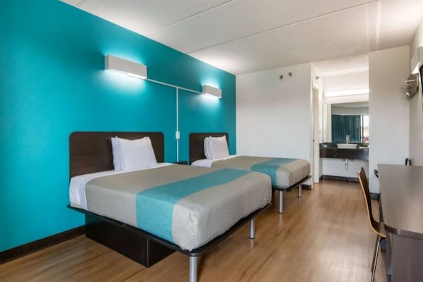 2 Queen Beds  Non-smoking - Macon, GA