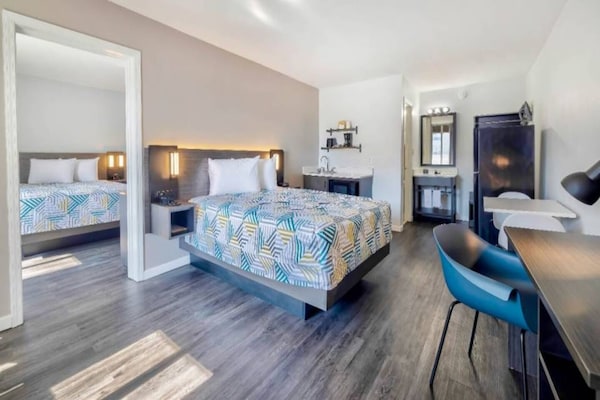 1 Queen Bed Non-smoking Kitchen - イリノイ州