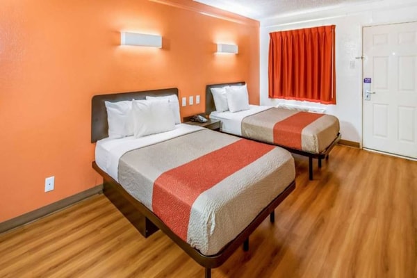2 Full Beds Non-smoking - Euless, TX