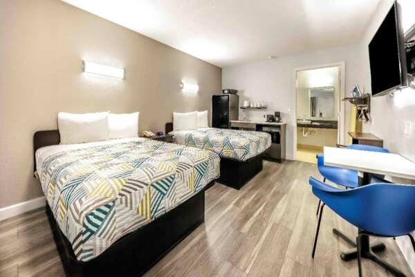 2 Full Beds  Non-smoking - Fort Worth, TX