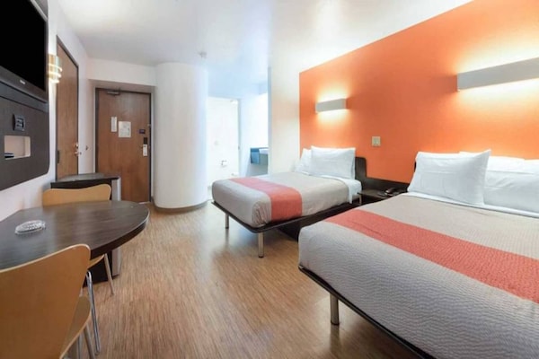 2 Full Beds Non-smoking - Garland, TX
