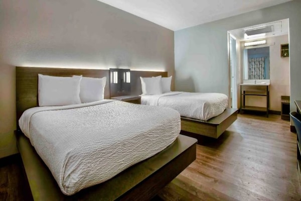 2 Queen Beds - Kingman
