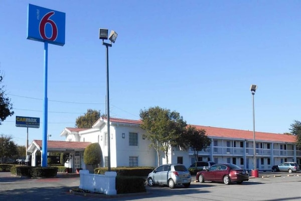 2 King Beds Non-smoking - Rowlett, TX