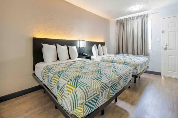 2 Full Beds  Non-smoking - Bedford, TX