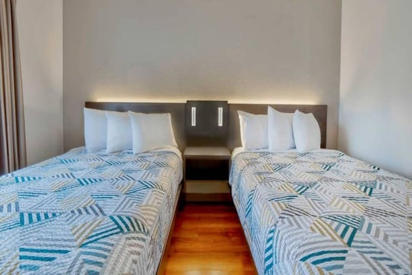 2 Full Beds  Non-smoking - Lake Texoma
