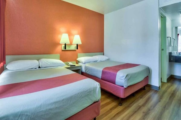 2 Full Beds Micfridge - Flagstaff