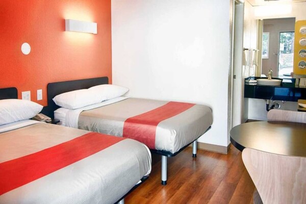 2 Full Beds  Premium Micfridge - Mammoth Lakes, CA