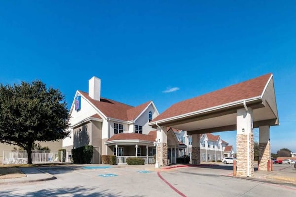 2 Queen Beds Non-smoking - North Richland Hills, TX