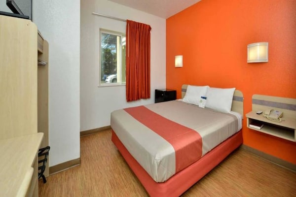 1 Queen Bed Ada/ri Shower/non-smoking - Allen, TX