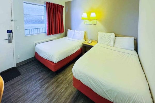 2 Full Beds Suite Non-smoking Kitchen - Wyoming