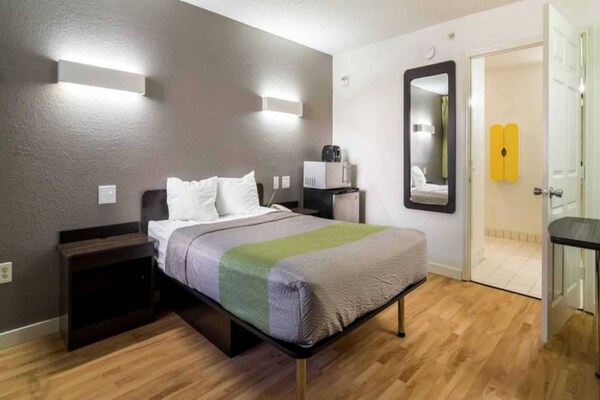 1 King Bed Suite Non-smoking Kitchen - Frisco, TX