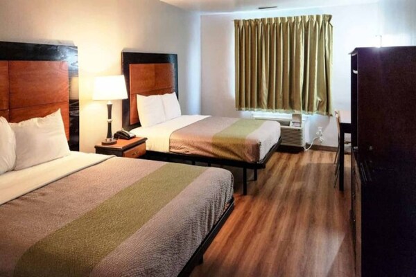 2 Queen Beds  Non-smoking - Ennis, TX