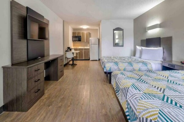 2 Queen Beds  Non-smoking Kitchen - Dallas, TX