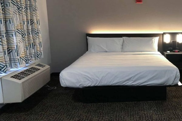 1 King Bed  Mobil Access Tub Nsmk Kitchen - Killeen, TX