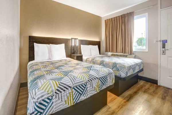 2 Full Beds Smoking - San Bernardino, CA