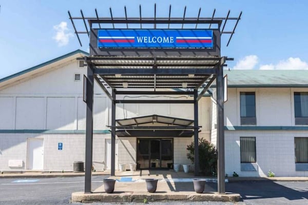 2 Full Beds  Non-smoking - Arkadelphia, AR