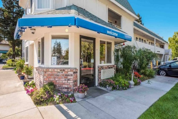2 Full Beds - Sebastopol, CA