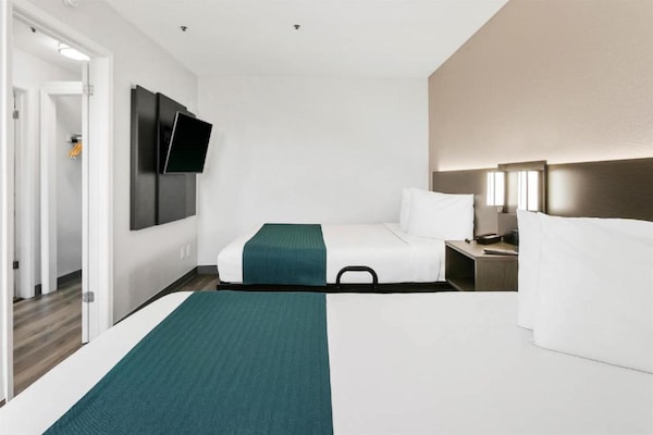 2 Queen Beds Non-smoking Kitchen - Tempe, AZ