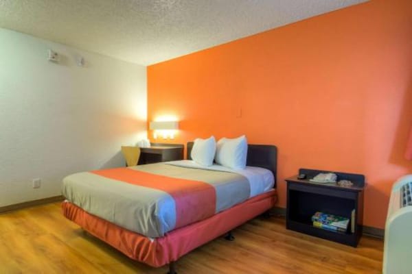 1 Full Bed  Ada/ri Shower - Henderson, NV