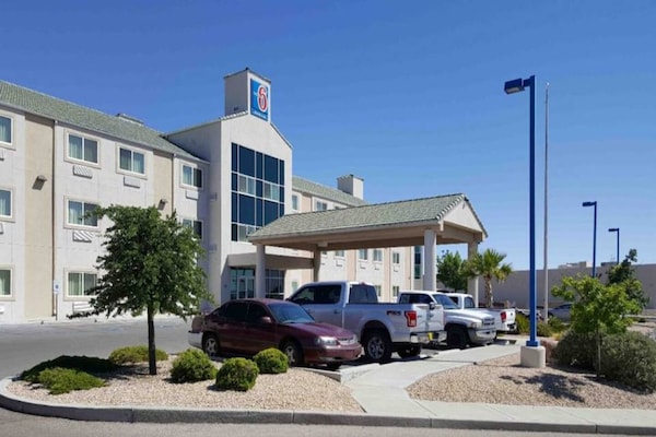1 King Bed Non-smoking Kitchen - Las Cruces, NM