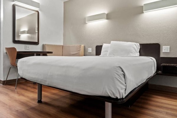 1 Queen Bed Non-smoking Kitchen - San Luis Obispo, CA