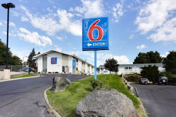2 Queen Beds  Non-smoking - Idaho Falls, ID