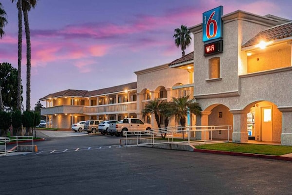 2 Full Beds  Premium Mini Fridge - Carlsbad, CA