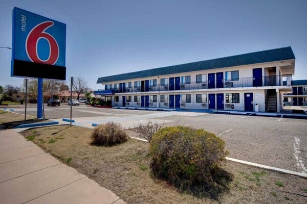 2 Full Beds Micfridge - Douglas, AZ