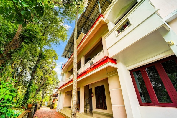 Super Hotel O Nettoor Near Lakeshore Hospital - Cochín