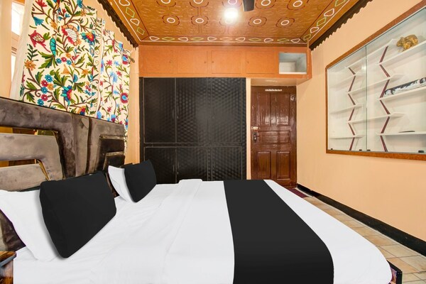 Collection O Brein Nishat Formerly Continental Guest House - Srinagar