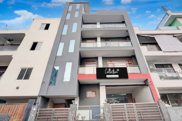 Super Collection O Sector 20 Noida - Noida