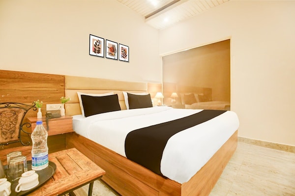 Hotel O Chandigarh Road Formerly Royal Woods - Zirakpur