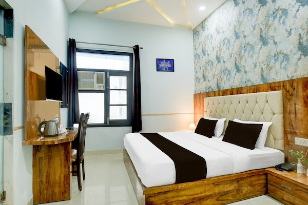 Super Collection O Ishwar Nagar Near Golden Temple Formerly Chahal Residency - Amritsar