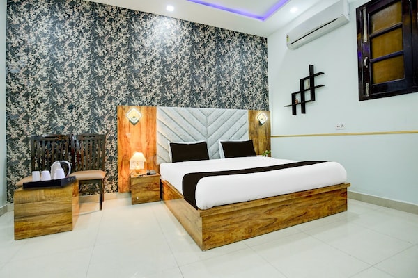 Super Collection O Ishwar Nagar Near Golden Temple Formerly Chahal Residency - Amritsar