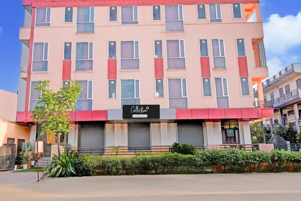 Super Collection O Sunder Nagar Golvyas Formerly Hotel Rockwell - Jaipur