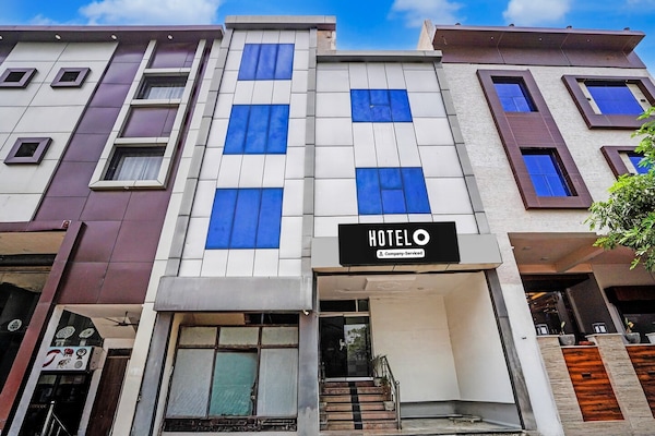 Super Hotel O Shilpgram Formerly Hotel Rk Palace - Agra